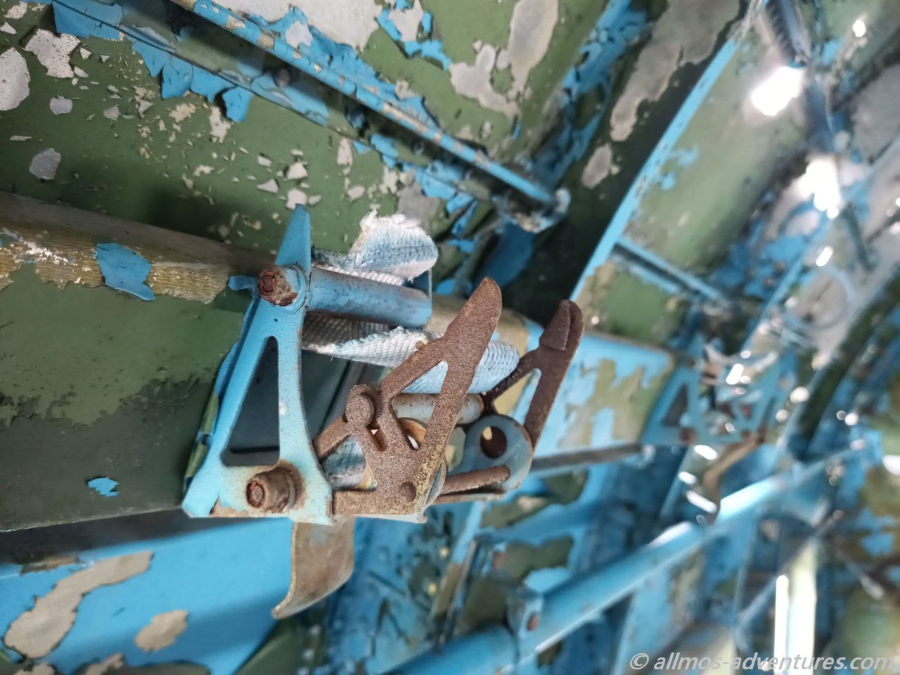 Kroatien: Flugzeugkaverne Zeljava - allmos-adventures.com
