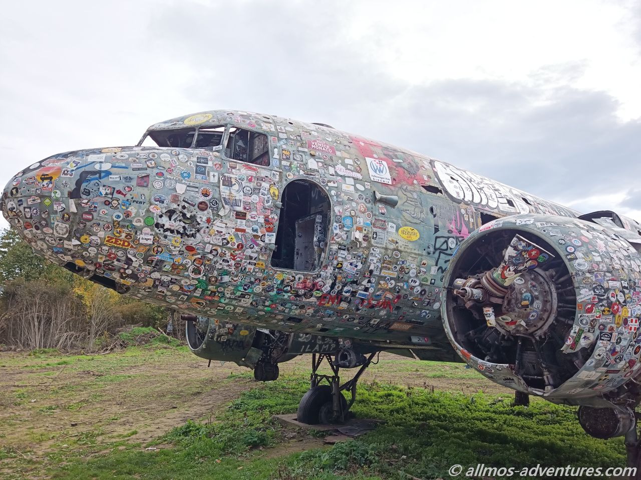 Kroatien: Flugzeugkaverne Zeljava - allmos-adventures.com
